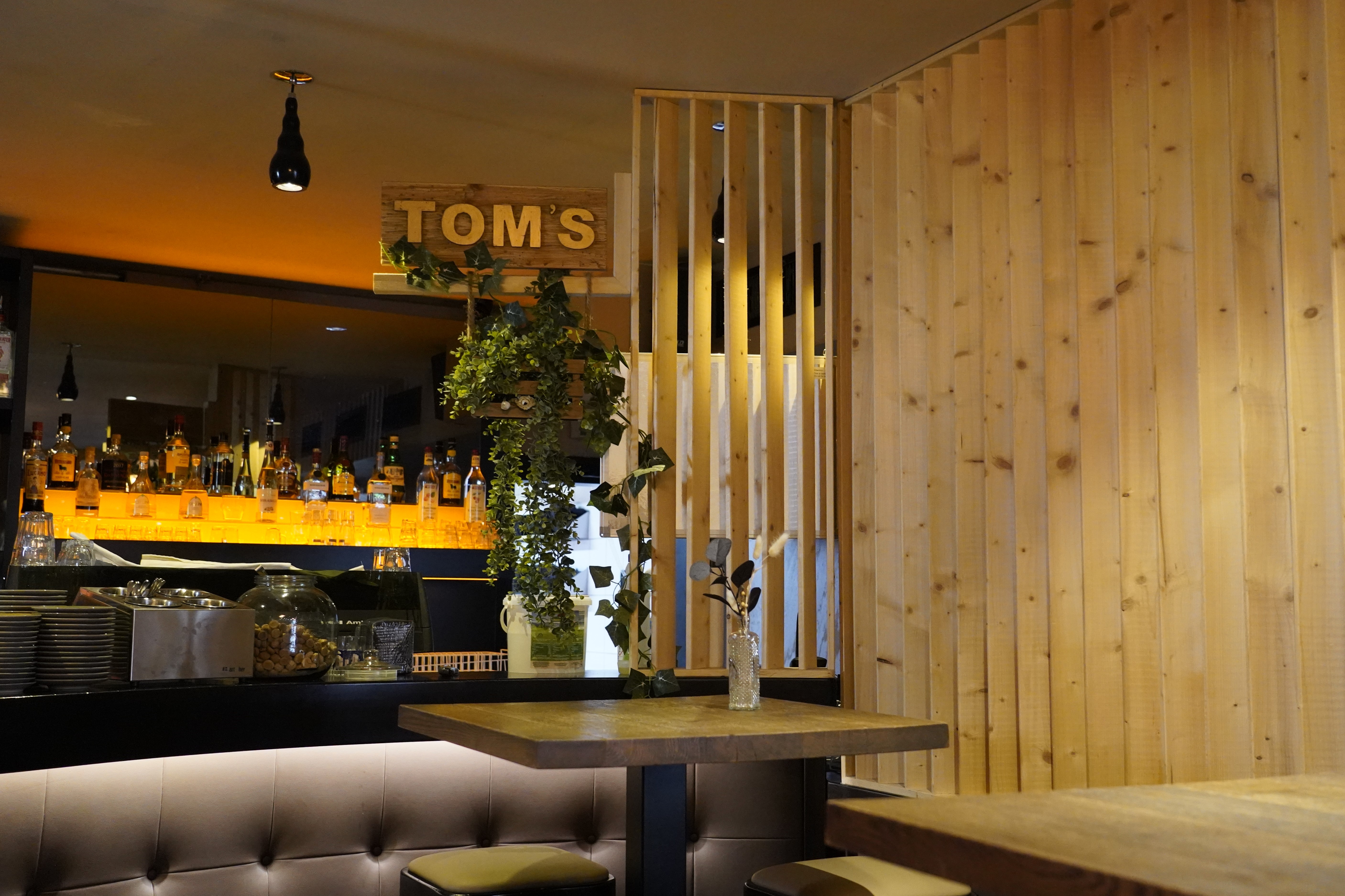 Tom's Restaurant: Culinary diversity in the heart of Freiburg | visit ...